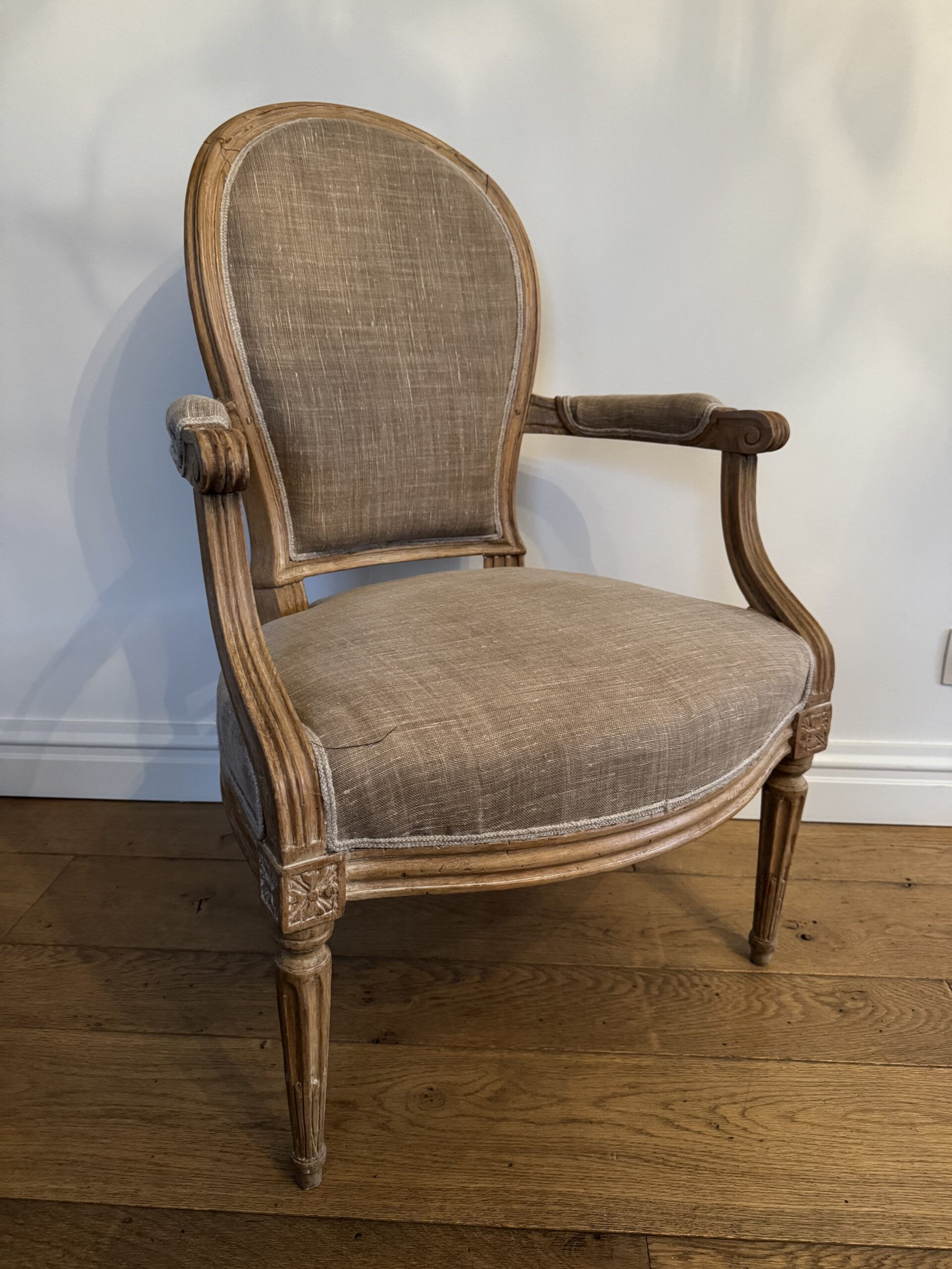 Lodewijk XVI fauteuil, Atelier Antoine Gaillard (1780-1790) - Le Roi de ...