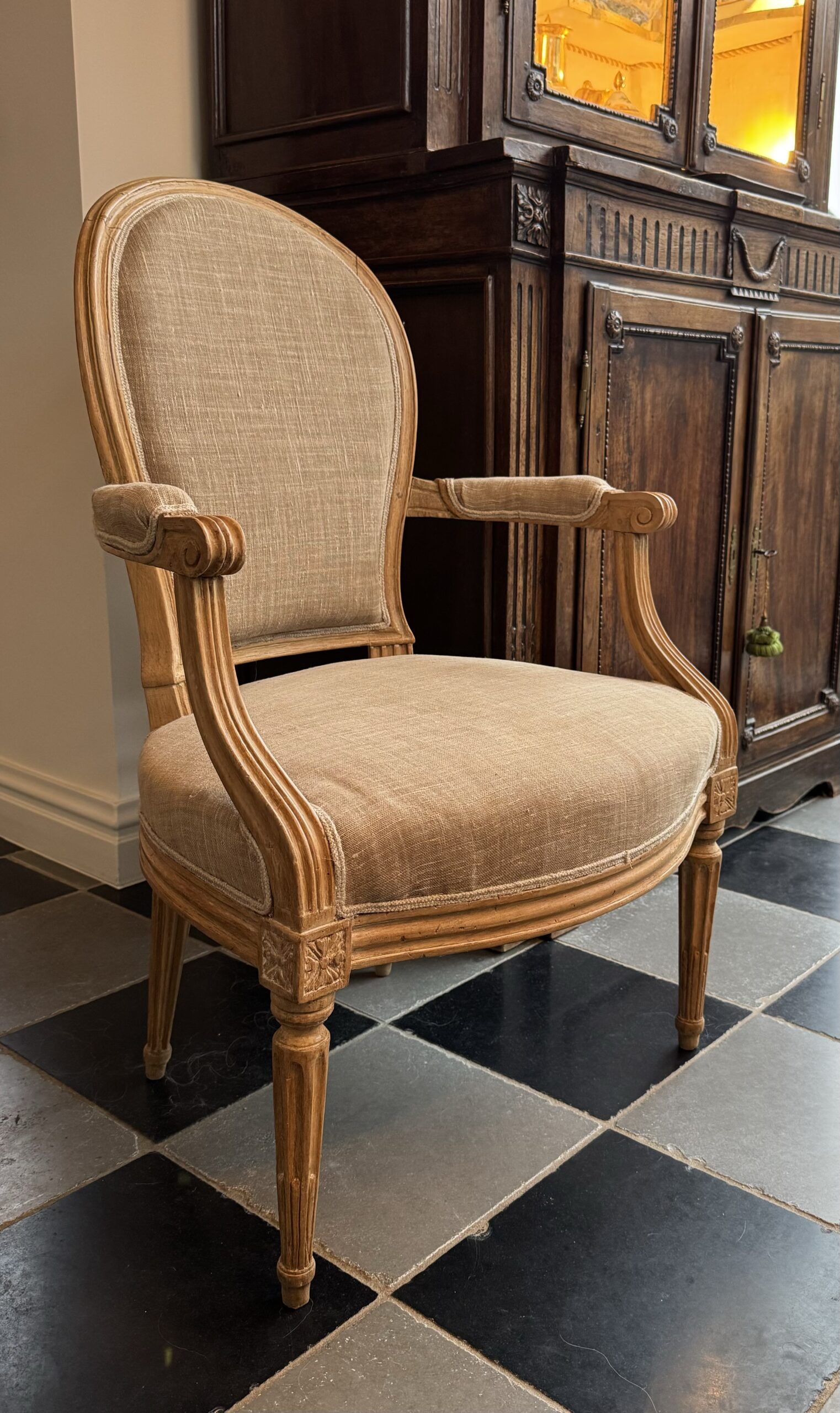 Lodewijk XVI fauteuil, Atelier Antoine Gaillard (1780-1790) - Le Roi de ...